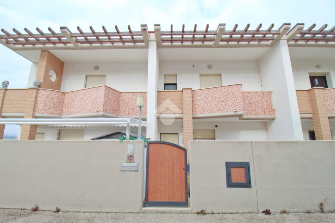 Appartamento in vendita a Cappelle Sul Tavo