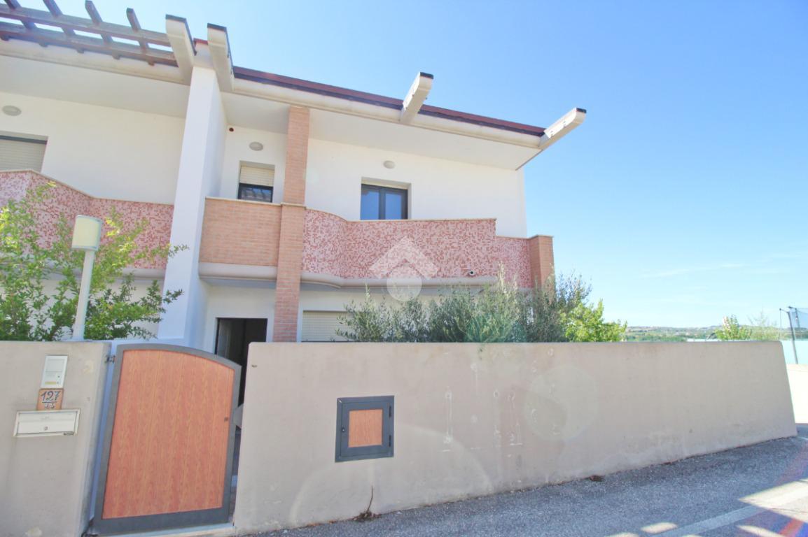 Villa a schiera in vendita a Cappelle Sul Tavo