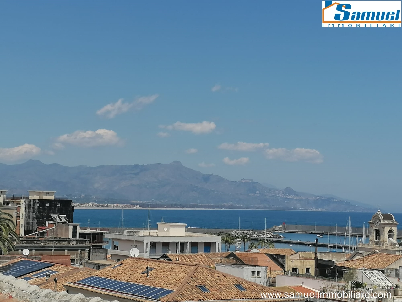 Palazzo in vendita a Riposto