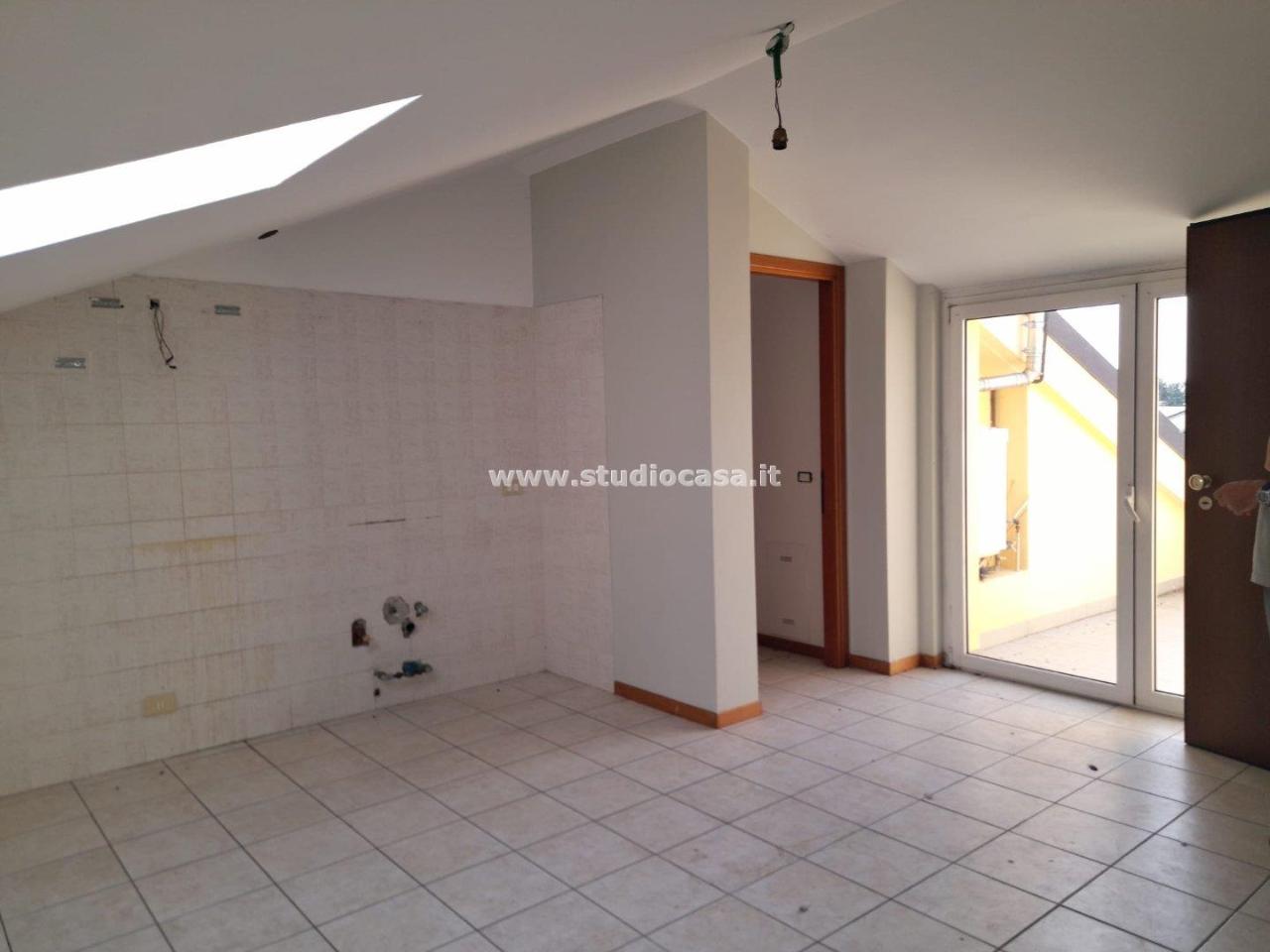 Mansarda in vendita a Corteolona e Genzone