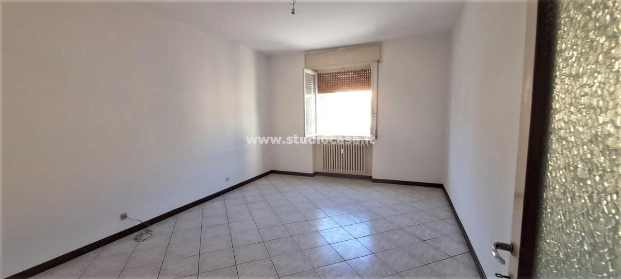 Trilocale, Stradella