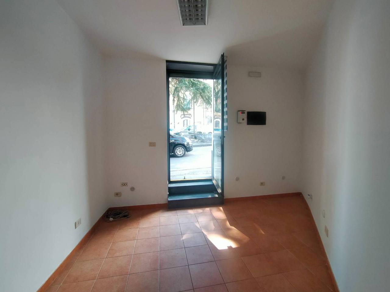 Locale commerciale in affitto a Pedara