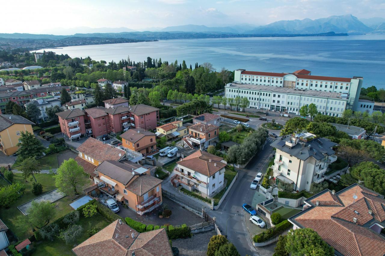 Appartamento in vendita a Desenzano Del Garda