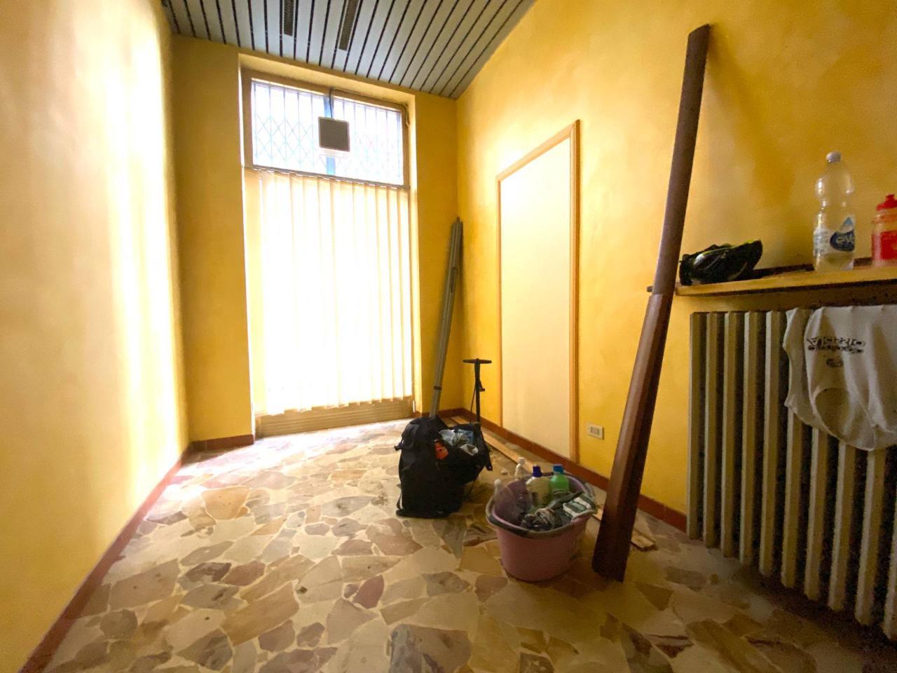 Negozio in vendita a Dogliani