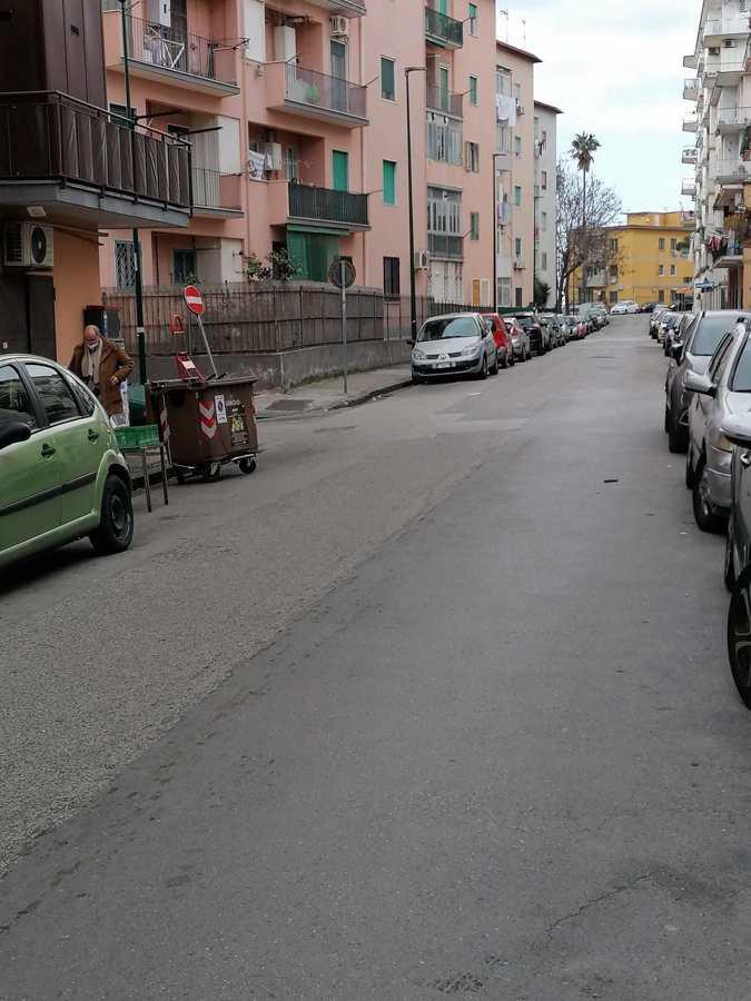 Negozio in affitto a Napoli