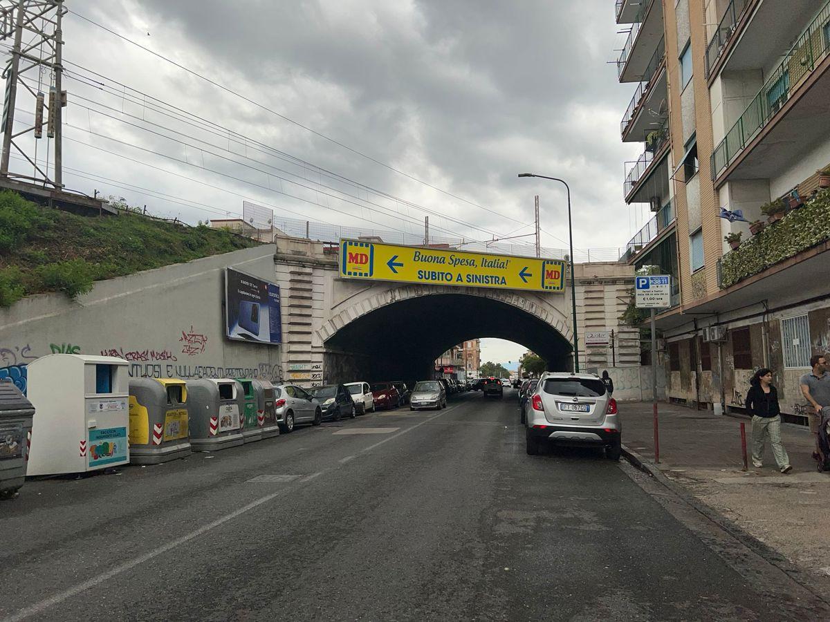 Negozio in affitto a Napoli