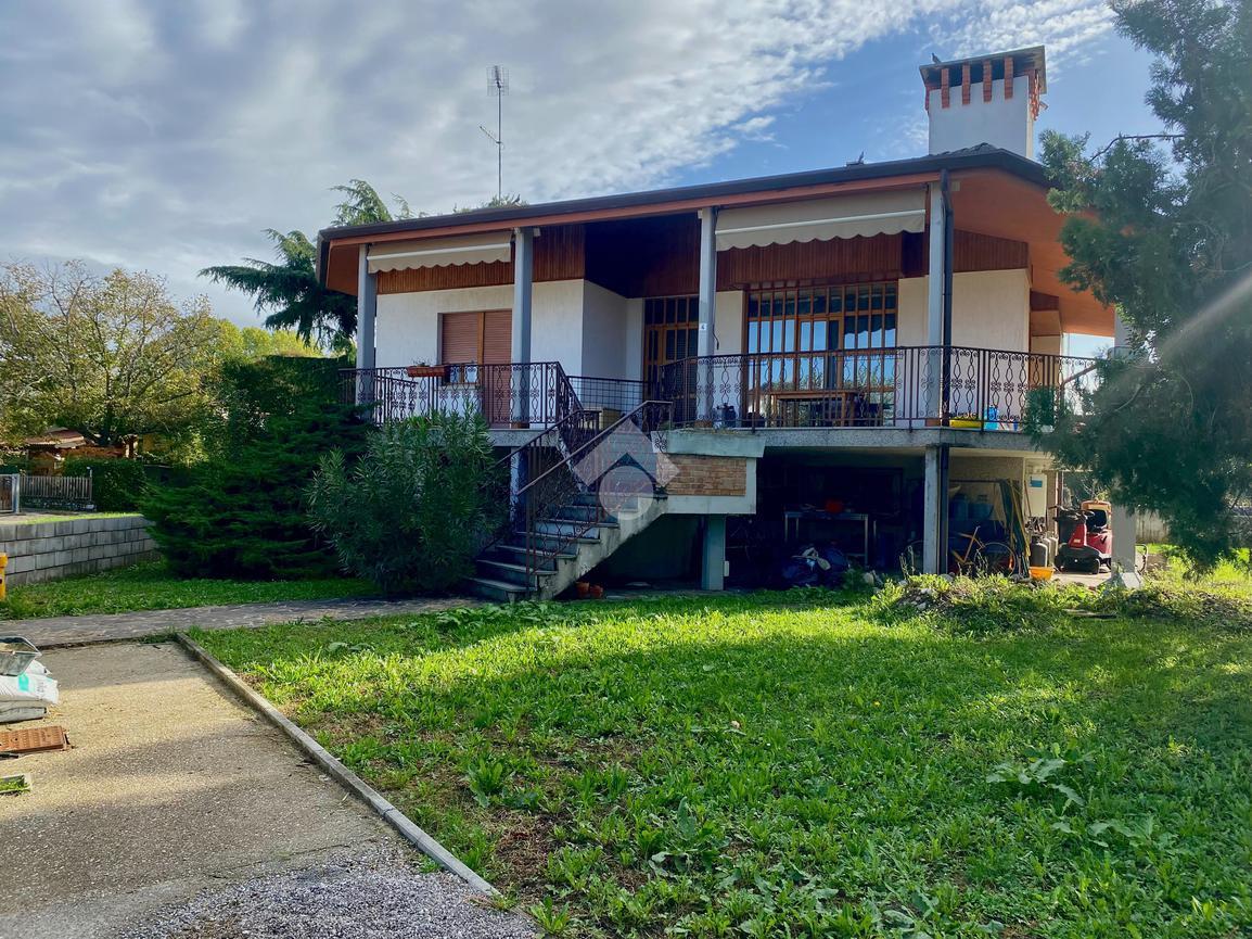 Villa in vendita a Premariacco