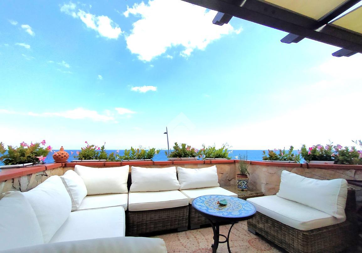 Appartamento in vendita a Roccalumera