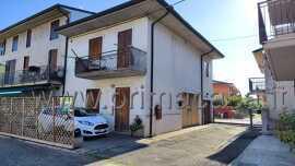 Casa indipendente in vendita a Villafranca Di Verona