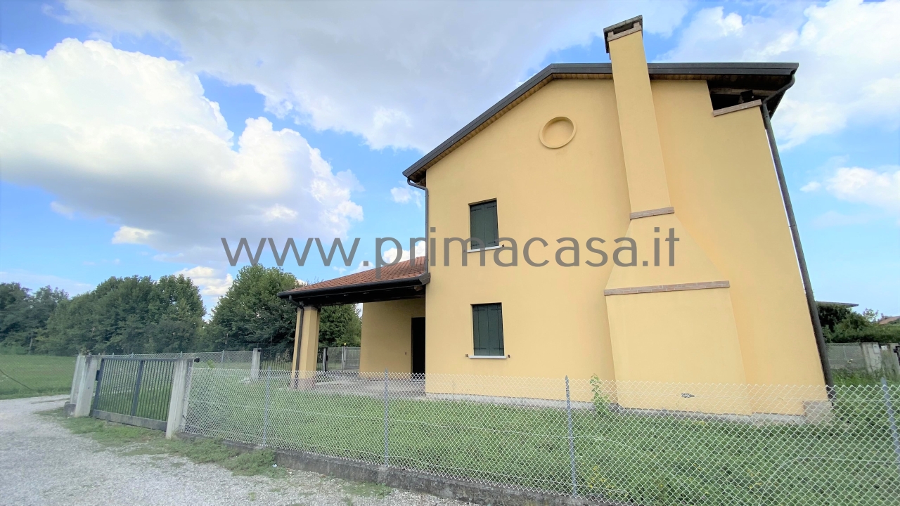 Villa bifamiliare in vendita a Santa Maria Di Sala