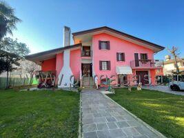 Casa indipendente in vendita a Santa Maria Di Sala