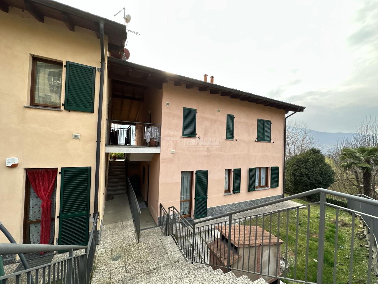 Trilocale in Via Cavaliere Giovanni Moroni 24, Montegrino Valtravaglia