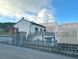 Casa indipendente in vendita a Montecchia Di Crosara