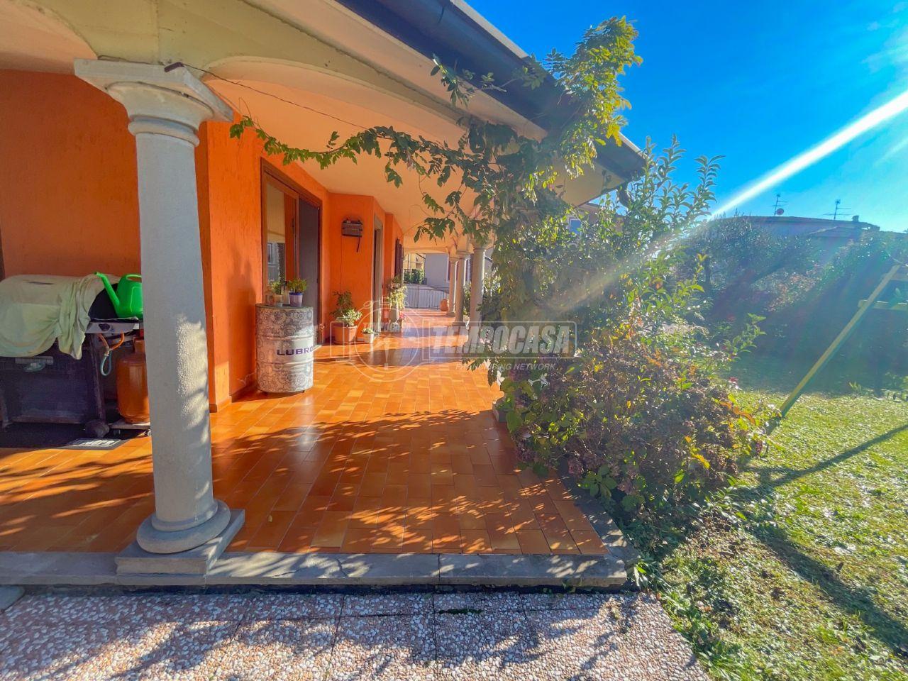 Villa in vendita a Capriolo