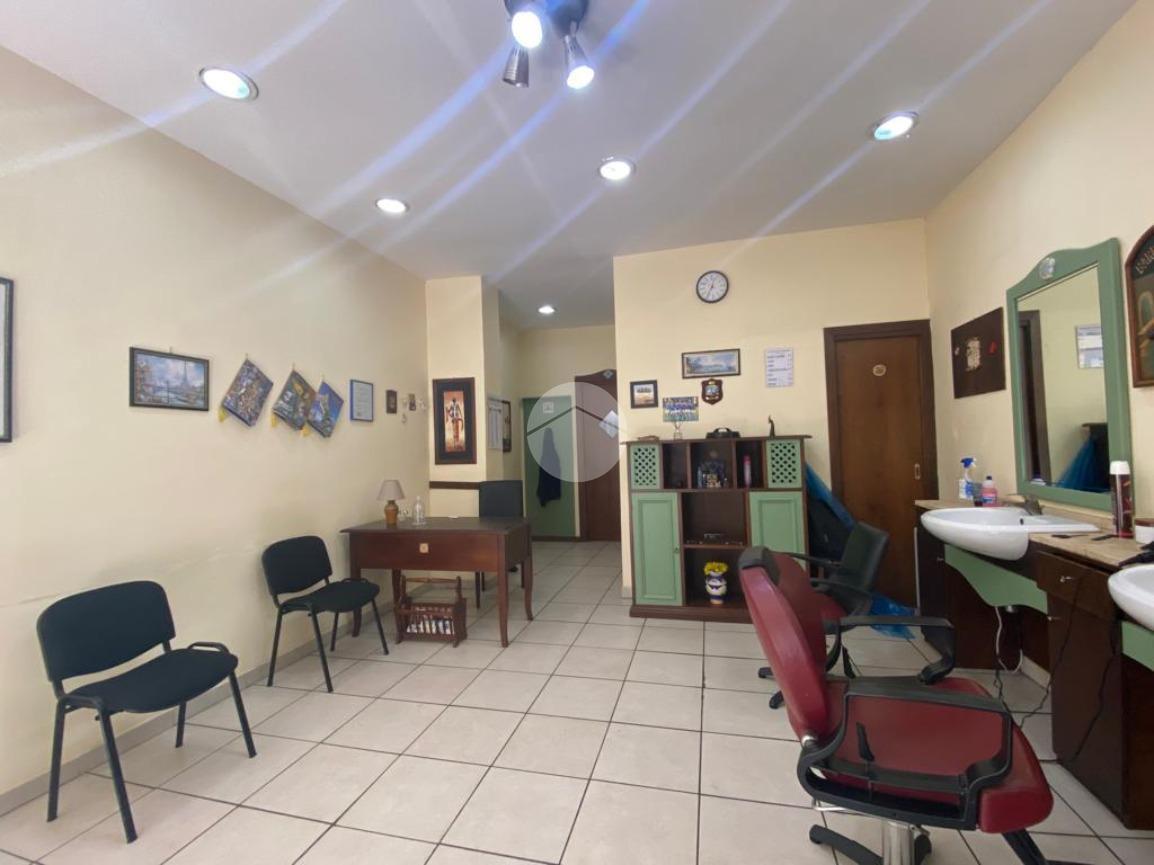 Negozio in vendita a Napoli