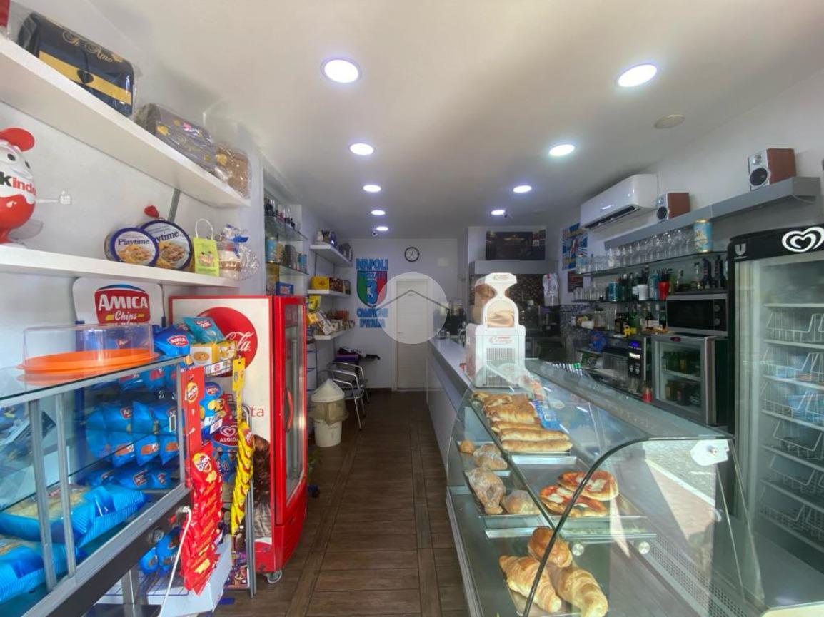 Negozio in vendita a Napoli