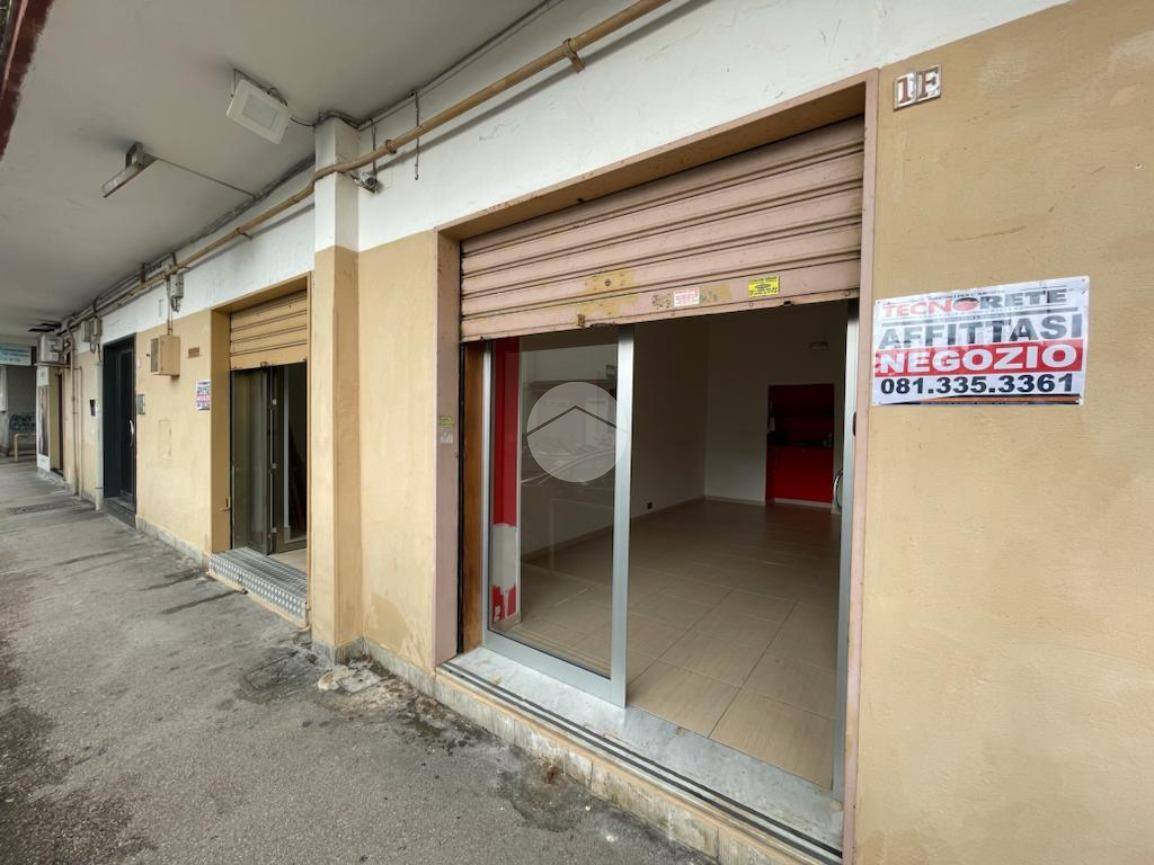 Negozio in affitto a Napoli