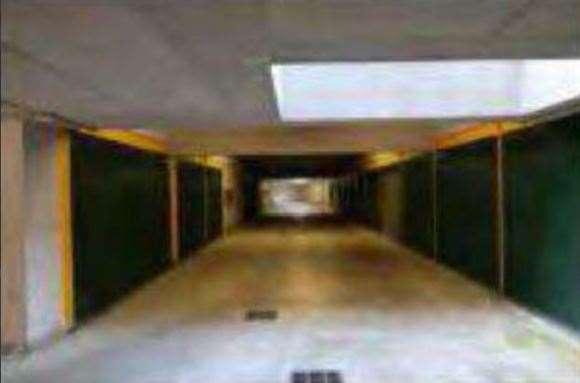 Garage - Posto auto in vendita a Biassono