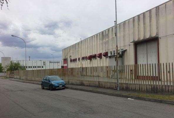 Capannone in vendita a Limbiate
