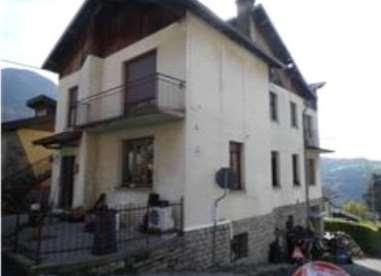 Appartamento in vendita a Esino Lario