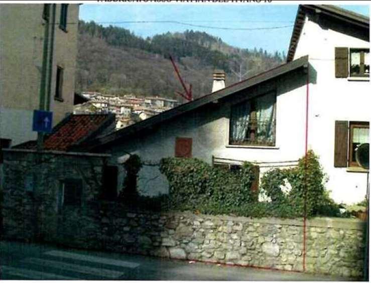 Porzione di casa in vendita a Sormano