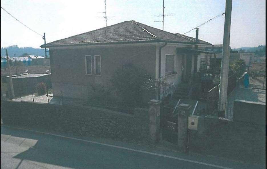 Appartamento in vendita a Montano Lucino