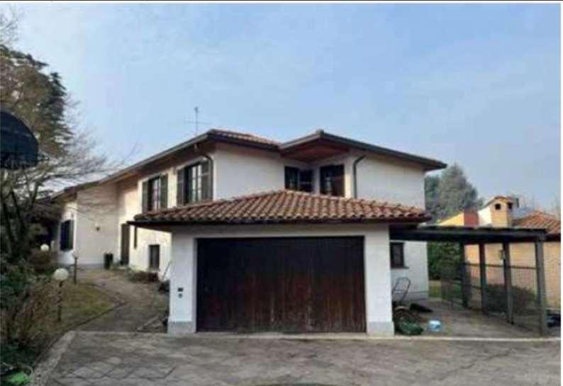 Villa unifamiliare in vendita a Casnate Con Bernate