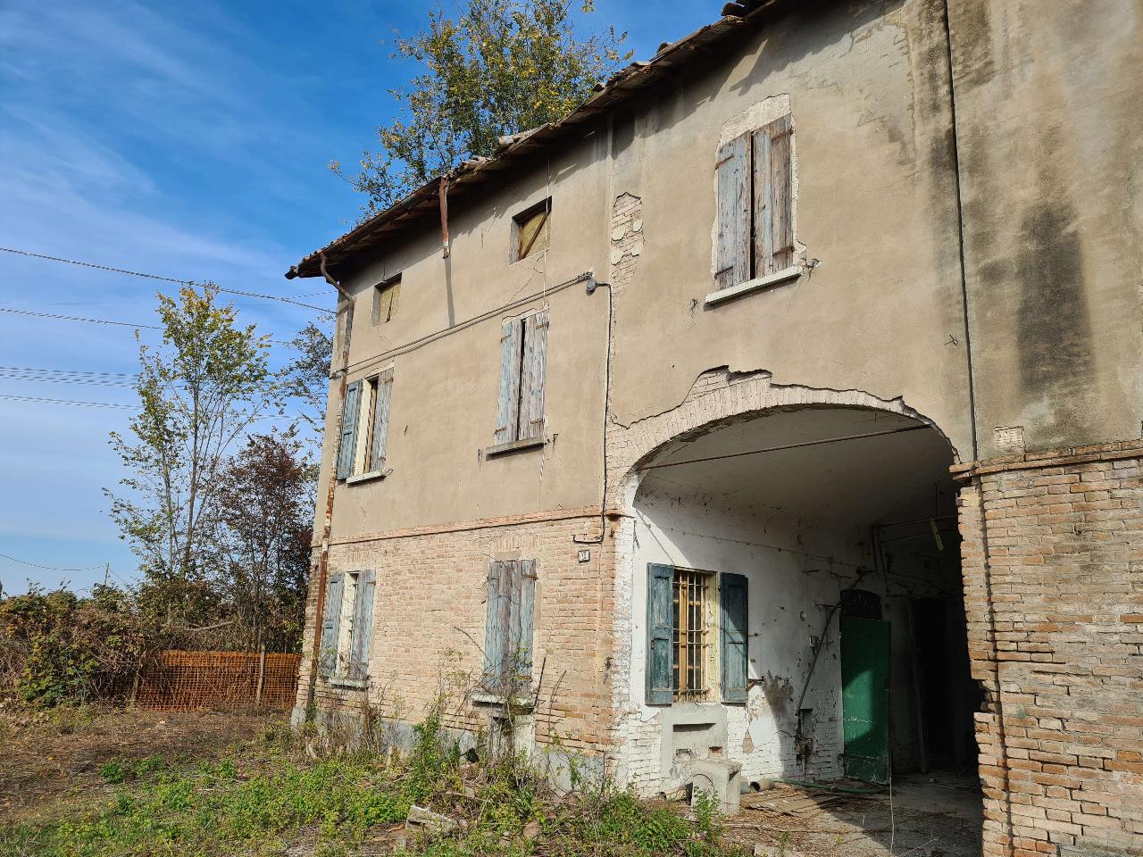 Casa indipendente in vendita a Reggio Emilia