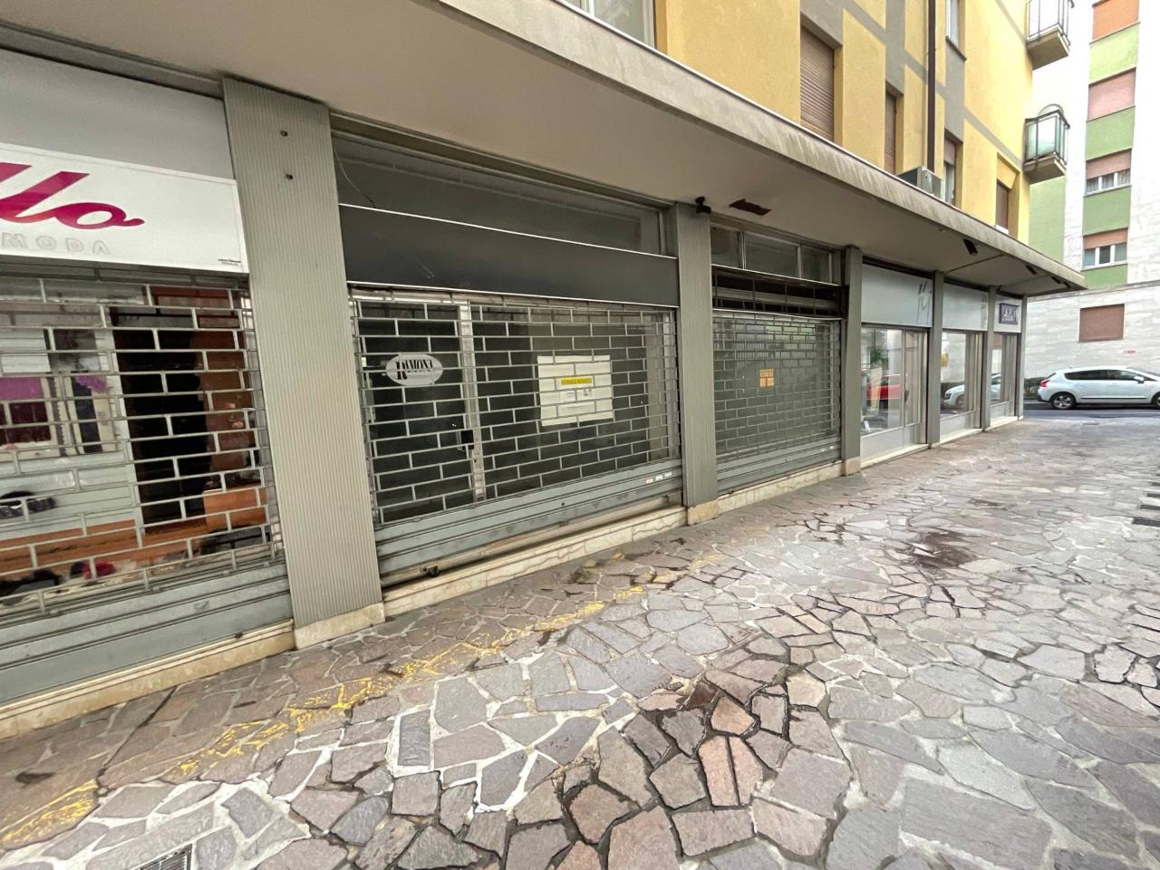 Locale commerciale in vendita a Bergamo