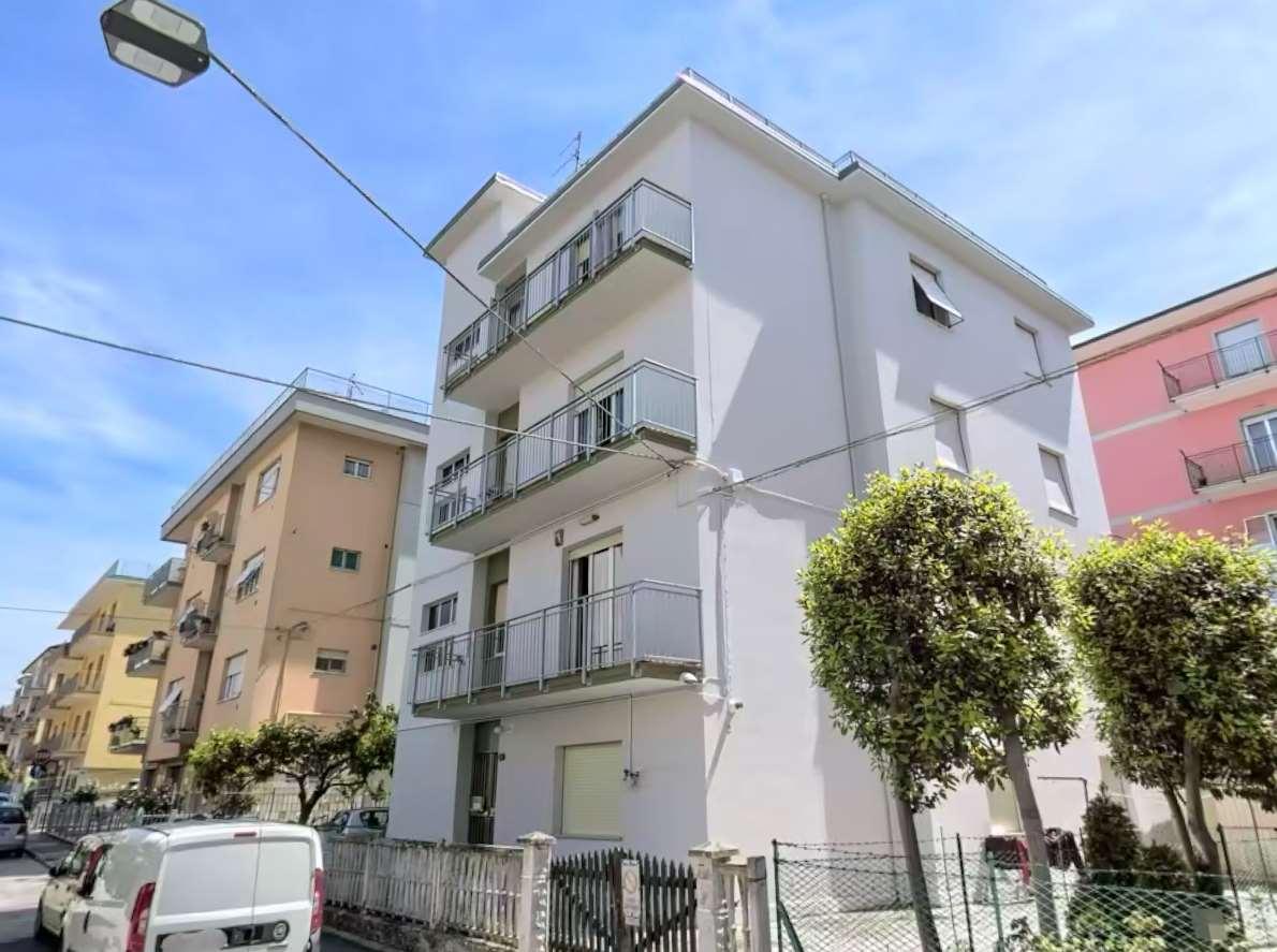 Appartamento in vendita a Falconara Marittima