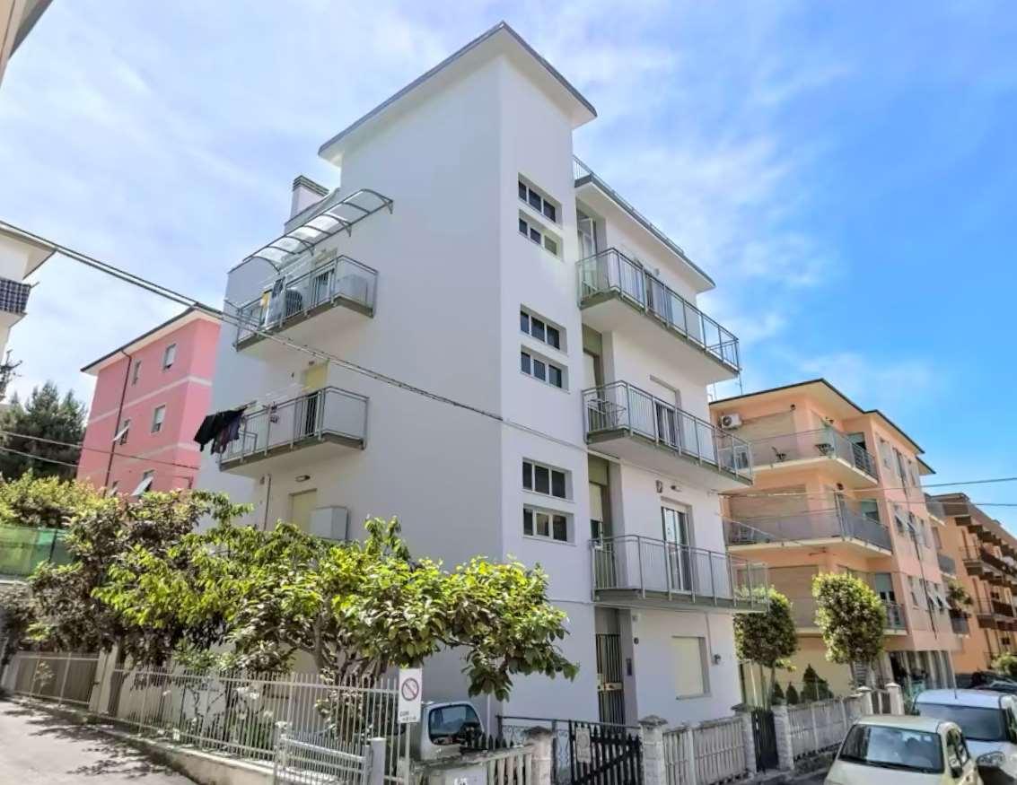 Appartamento in vendita a Falconara Marittima