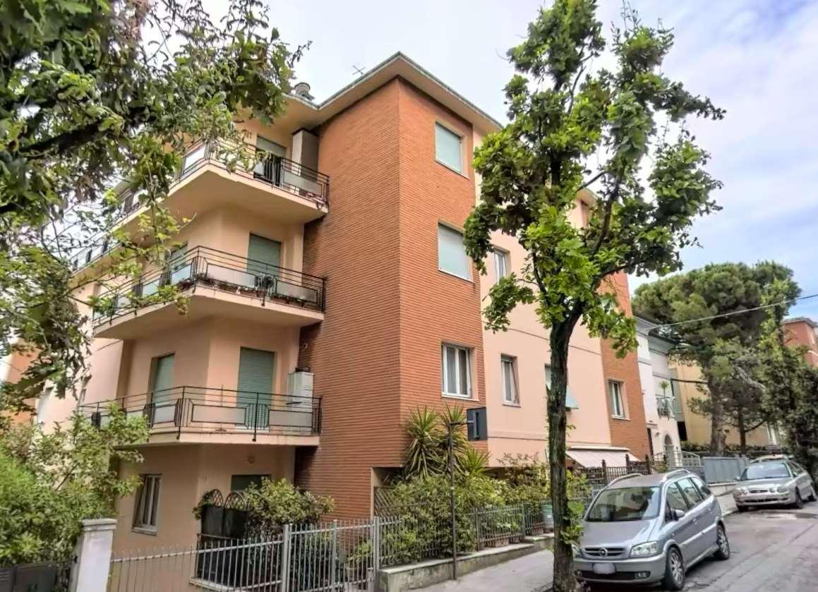 Appartamento in vendita a Falconara Marittima