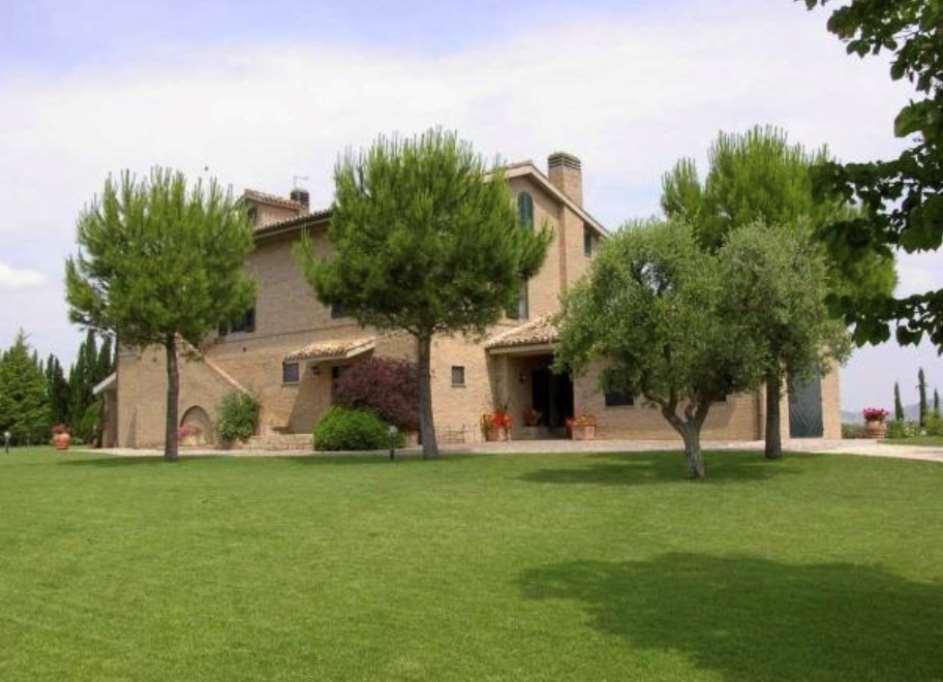 Villa bifamiliare in vendita a Montelupone