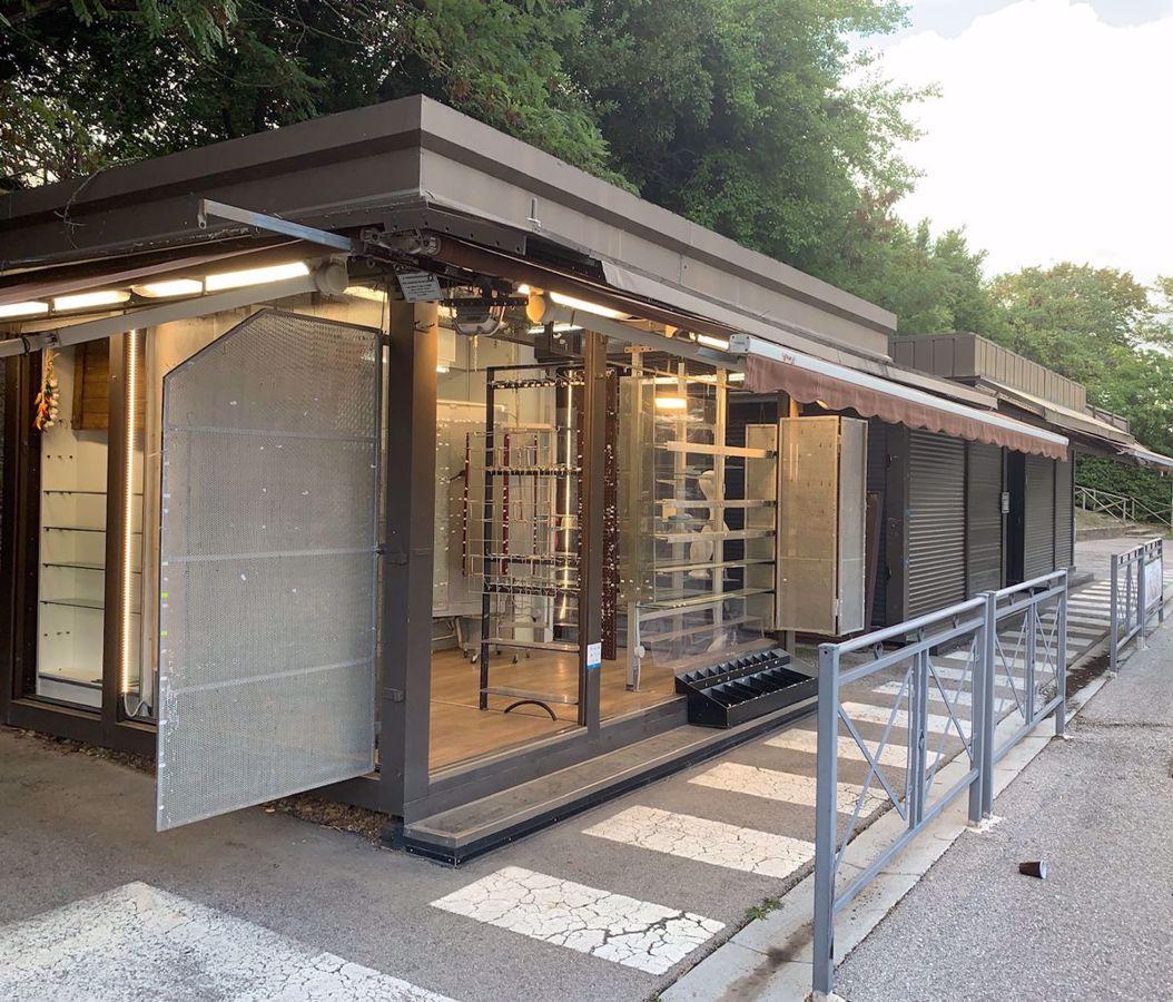 Esercizio commerciale in vendita a Assisi