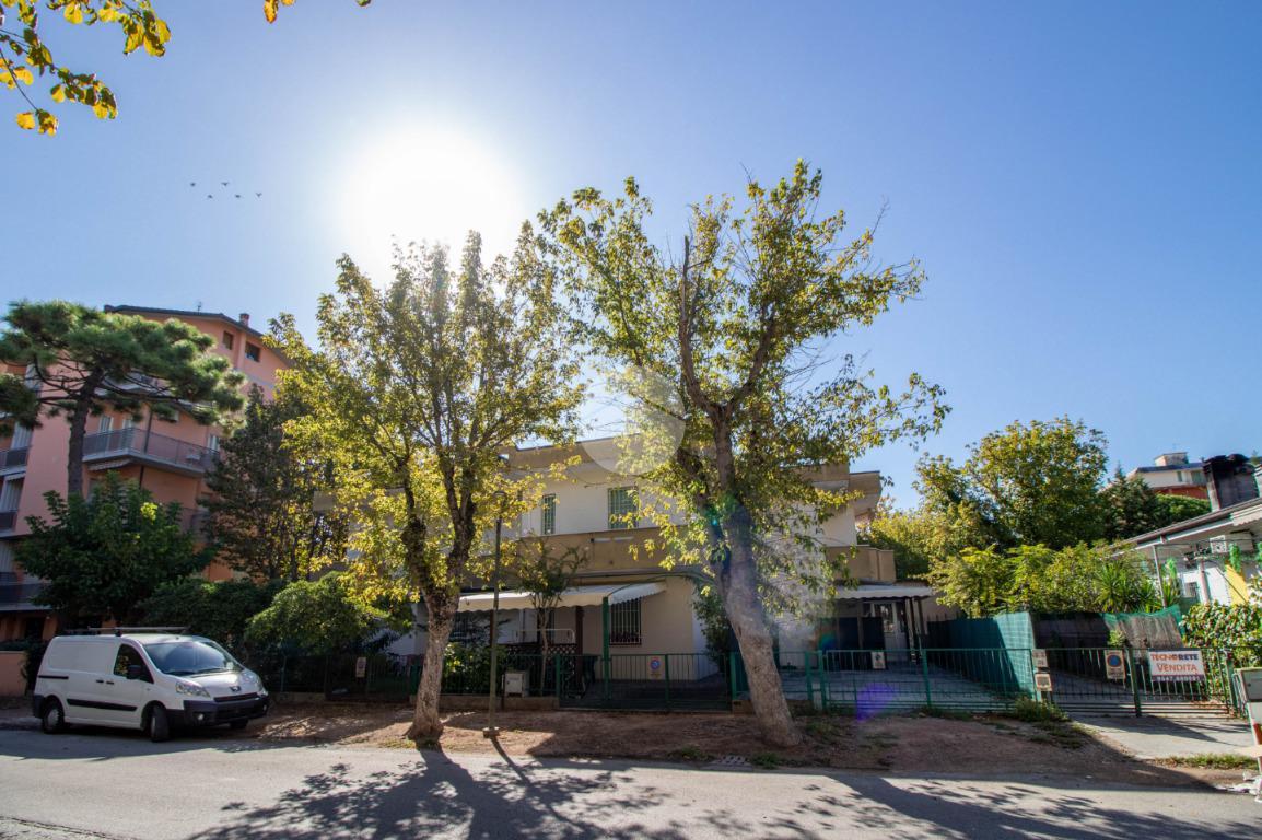 Bilocale in Viale Melozzo da Forlì 22, Cesenatico