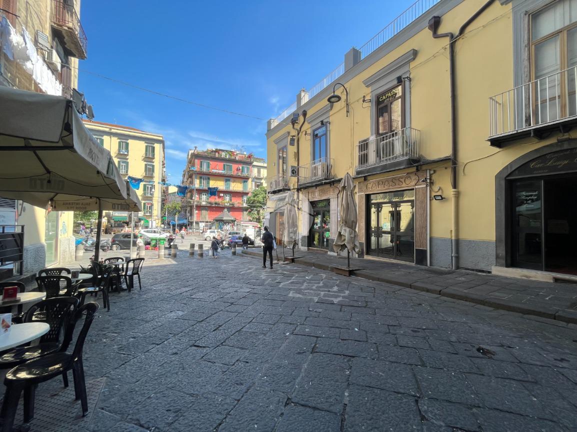 Negozio in affitto a Napoli