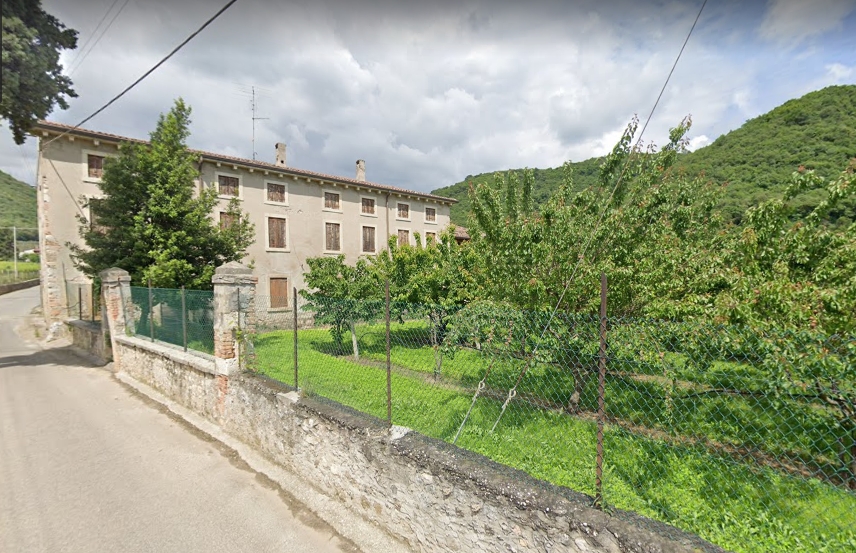 Casale in vendita a Verona