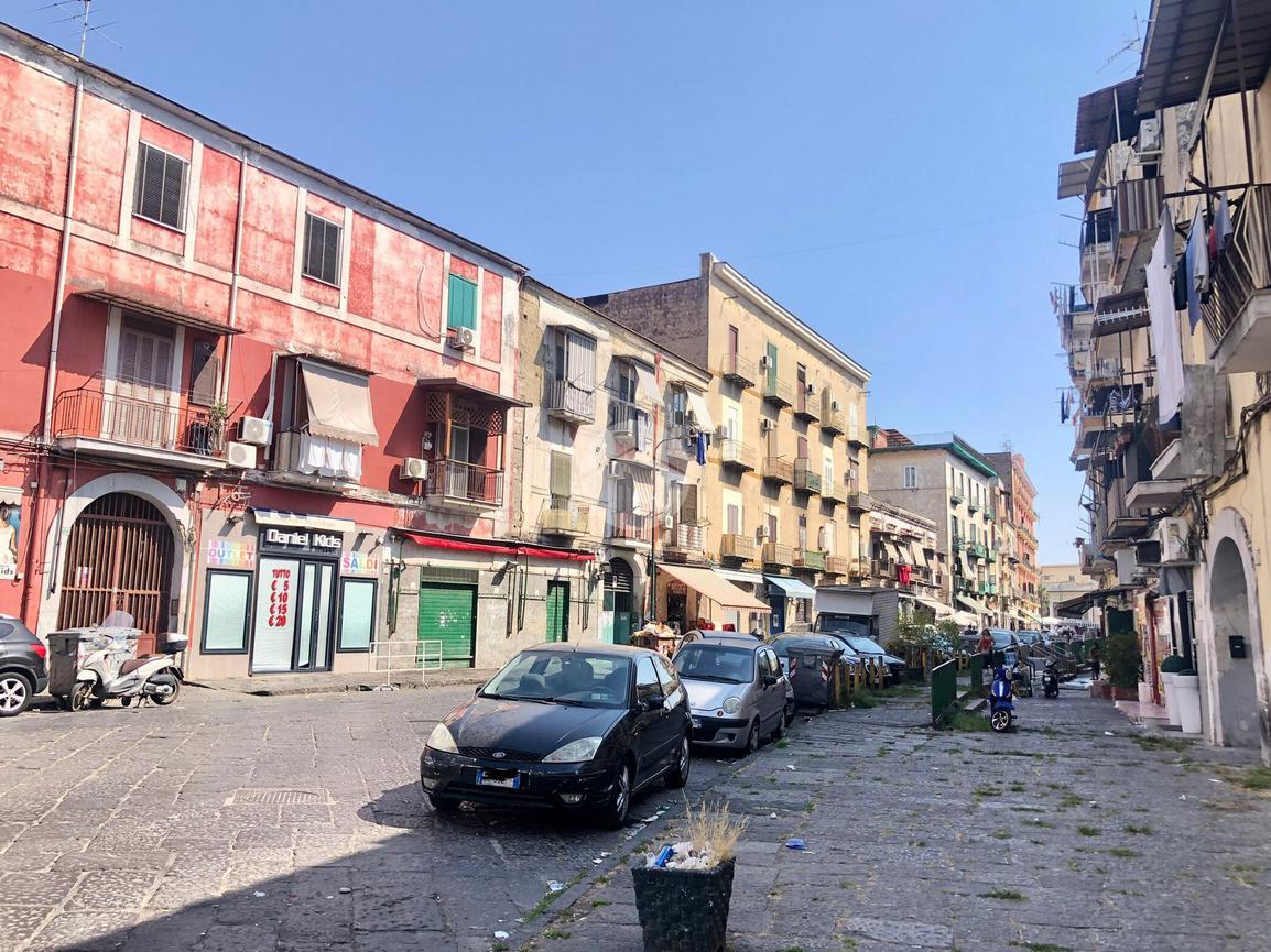 Negozio in vendita a Napoli