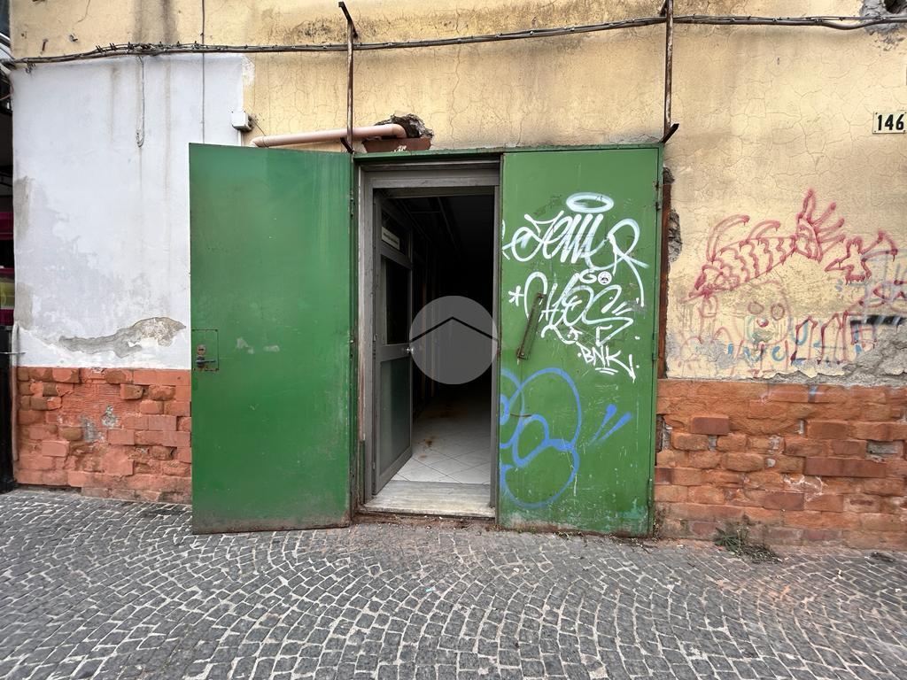Negozio in vendita a Napoli