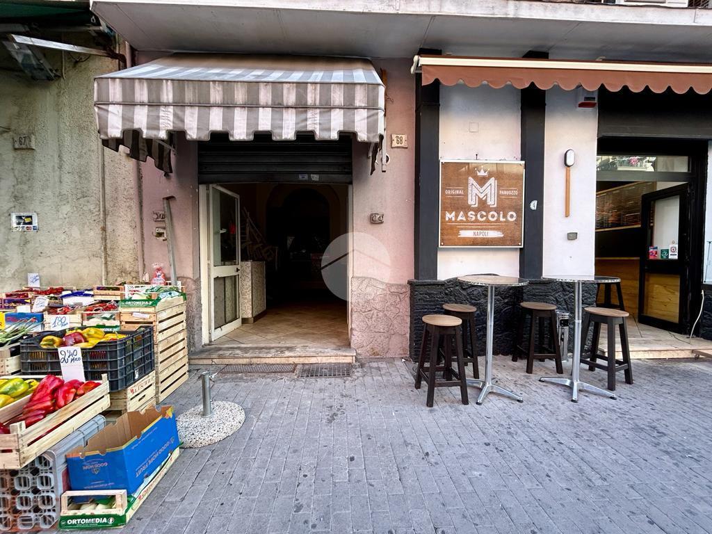 Negozio in vendita a Napoli