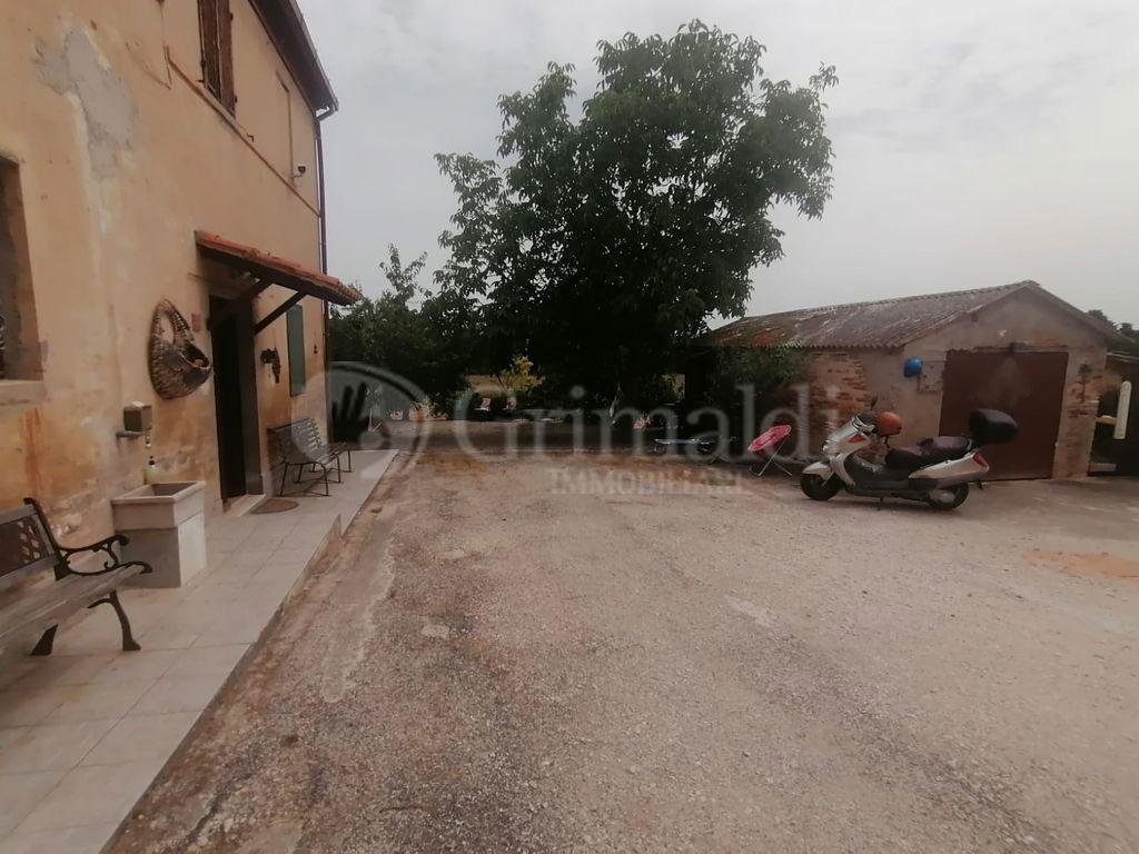 Rustico in vendita a Monsano