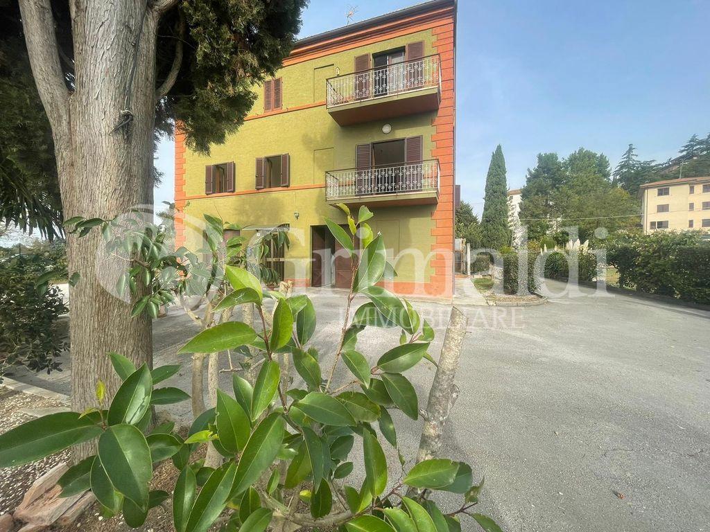 Appartamento in vendita a Jesi