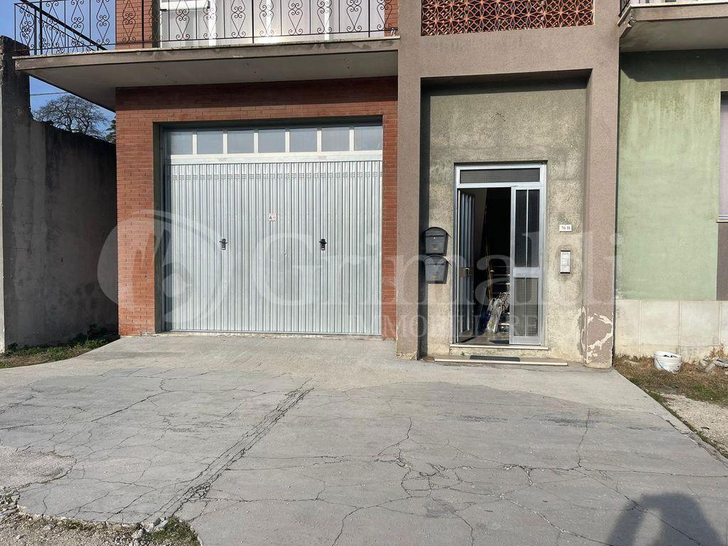 Appartamento in vendita a Rosora