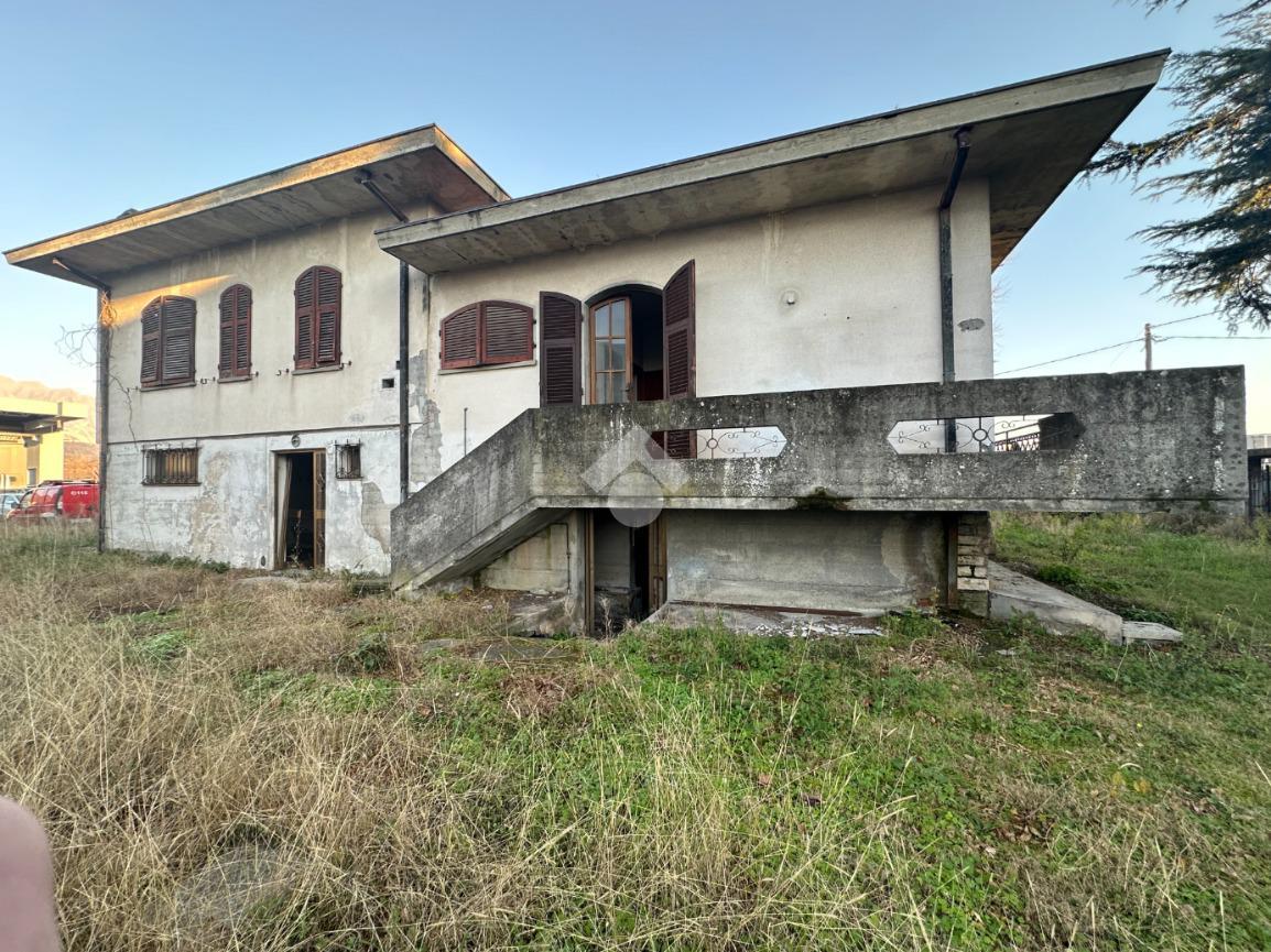 Villa in vendita a Carrara