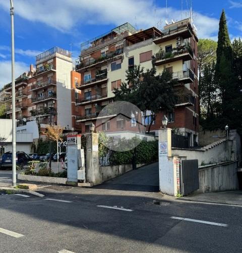 Box in vendita a Roma