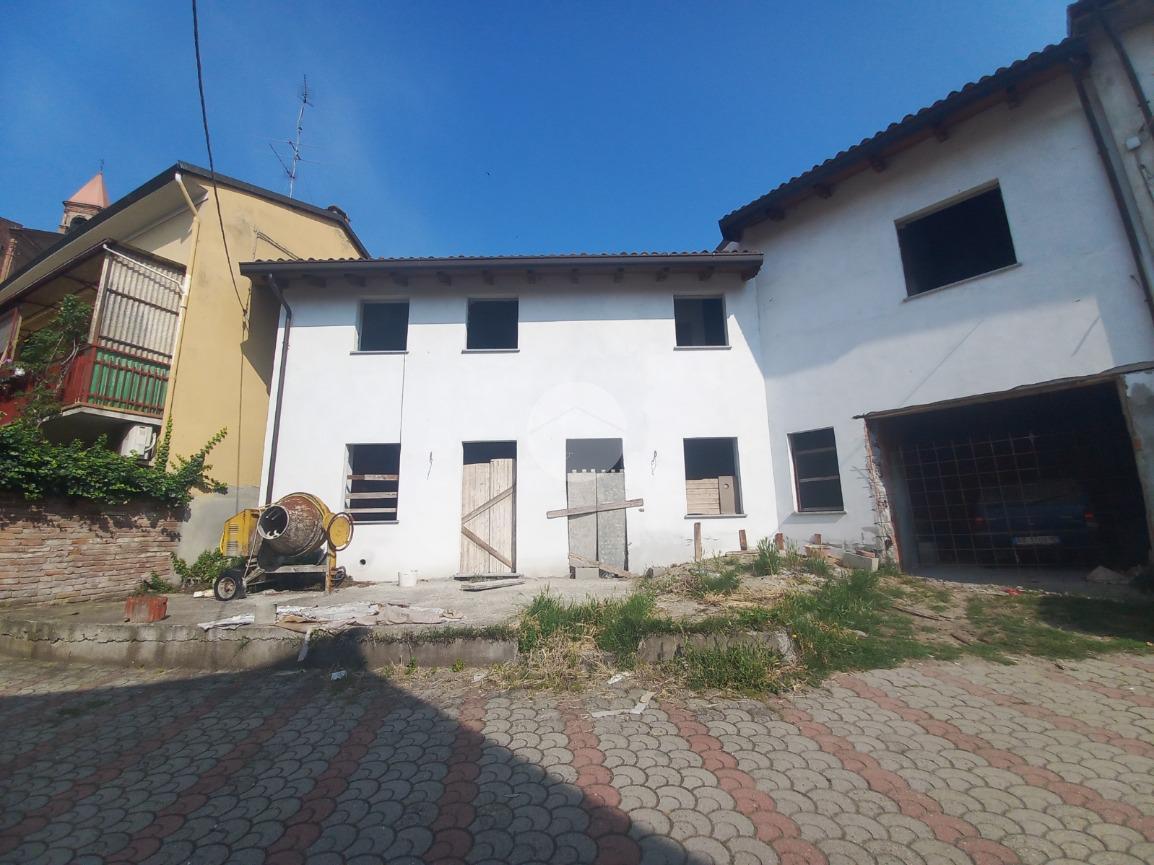 Casa indipendente in vendita a Pecetto Di Valenza