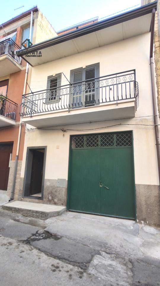 Casa indipendente in vendita a Palagonia