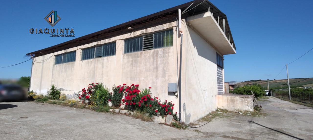 Magazzino in vendita a Palagonia