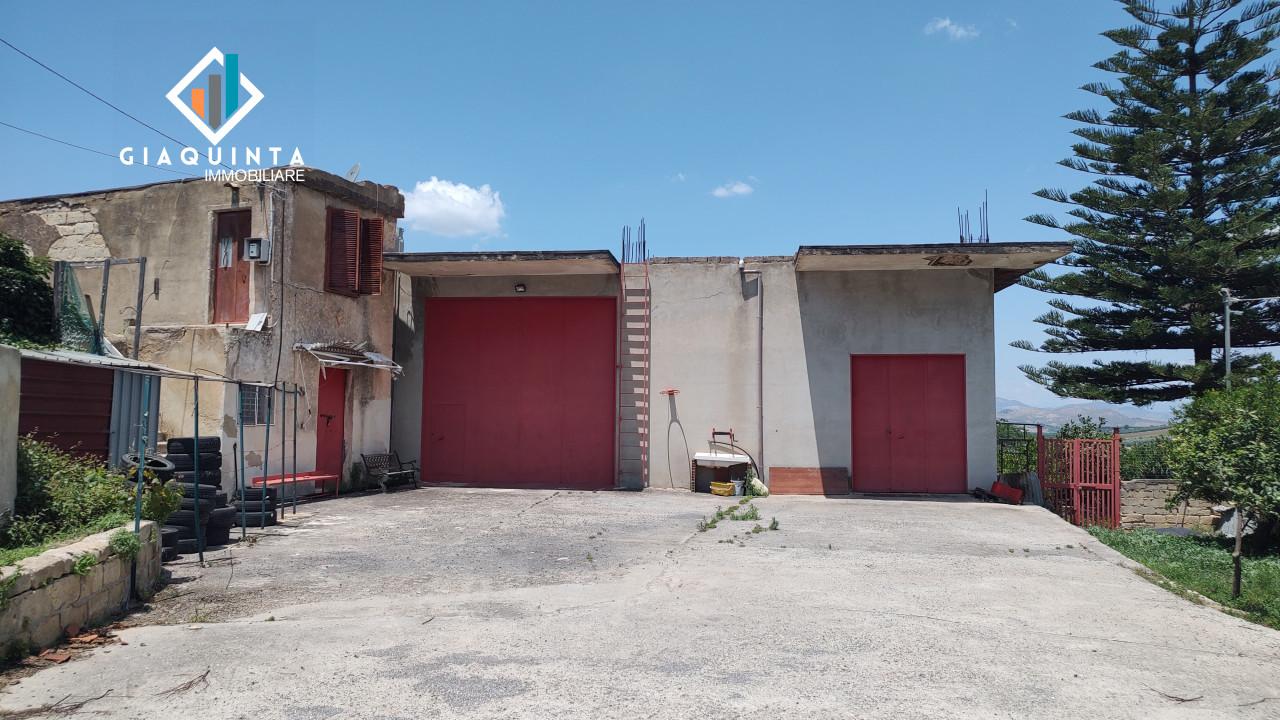 Magazzino in vendita a Palagonia