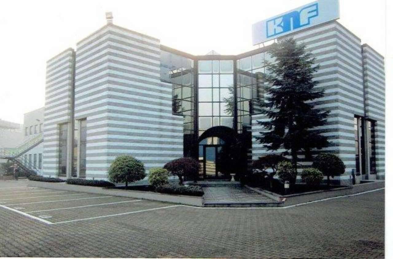 Capannone in vendita a Cernusco Sul Naviglio